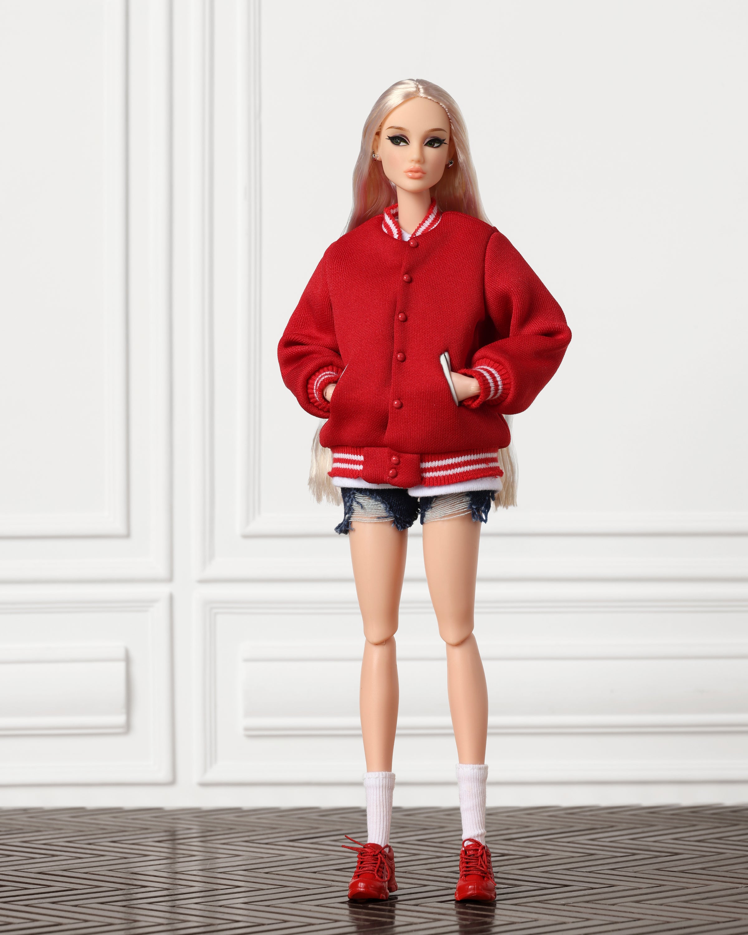 Series 1 ICON Model No. 06 – Defa Lucy Ltd